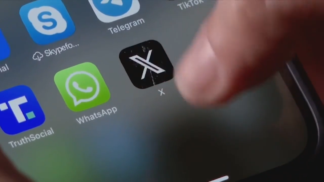 Florida’s DeSantis signs one of the country’s most restrictive social ...