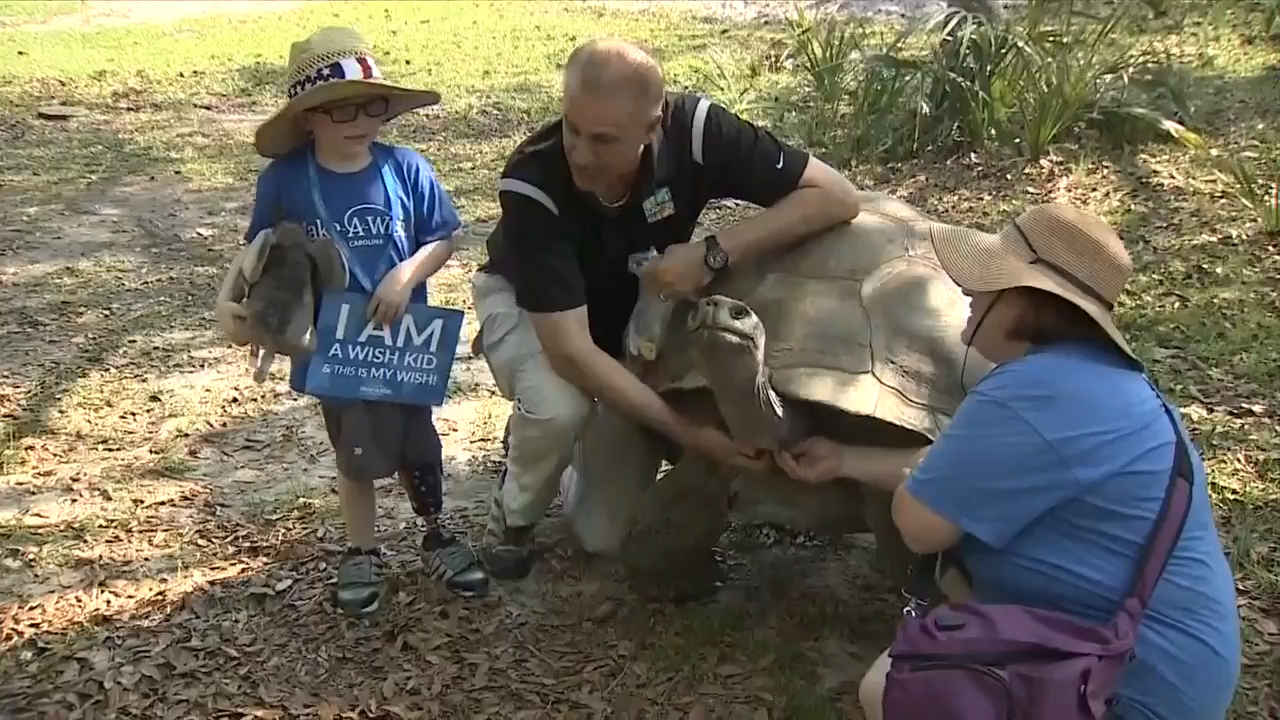 Zoo Miami and Make-A-Wish Southern Florida grants a child’s wish to be a zoo keeper for a day ...