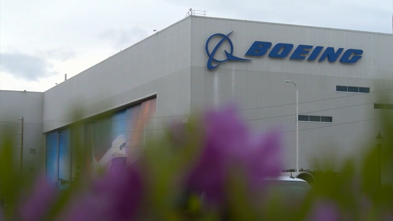 Thousands of Boeing workers who build fighter jets go on strike - WSVN ...
