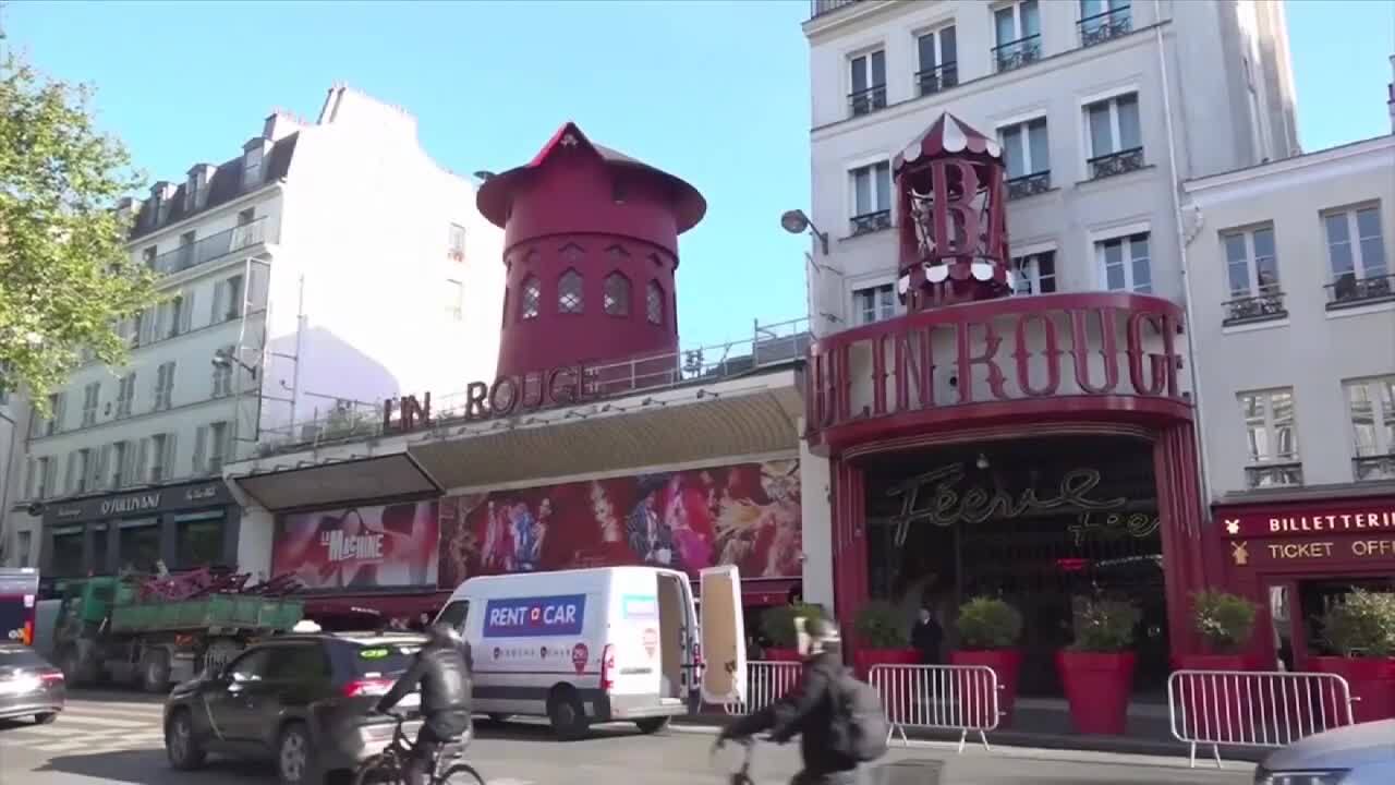 Blades fall off Moulin Rouge windmill in Paris - WSVN 7News | Miami ...