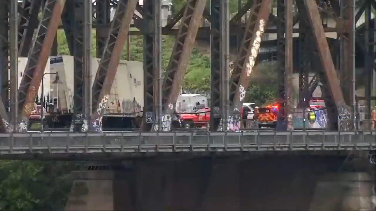Train derailment shuts down historic bridge in Portland, Oregon - WSVN ...