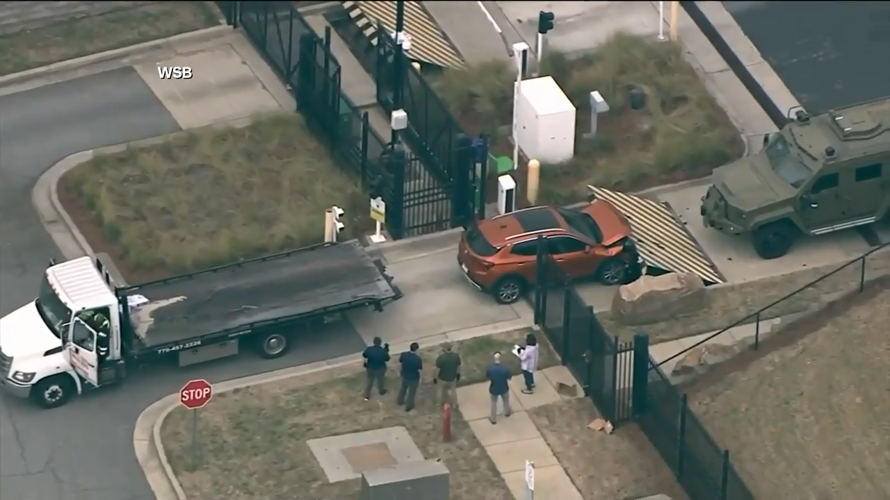 Suspect Arrested After Vehicle Crashes Into Gate At Atlanta Fbi Field