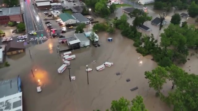 Hundreds rescued from flooding in Texas as waters continue rising in ...
