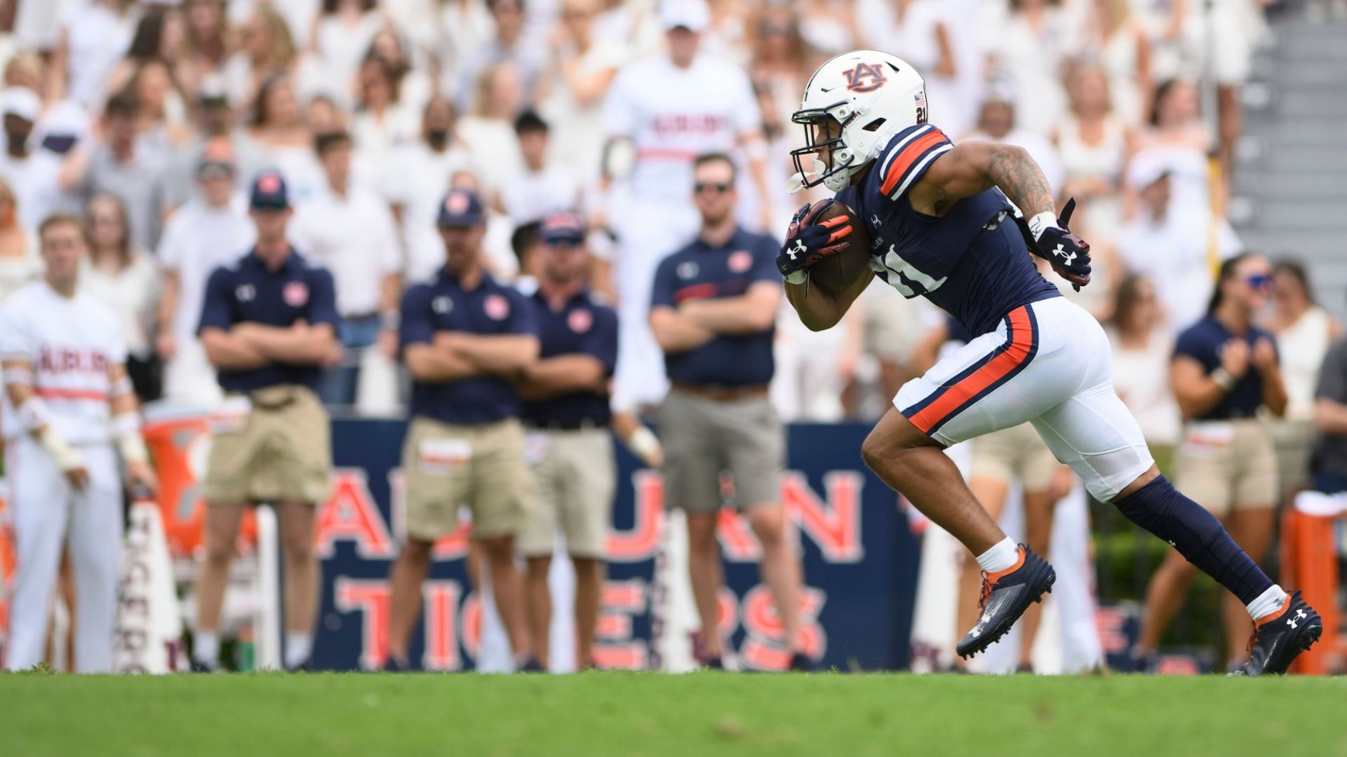 Suspect arrested in Florida shooting that injured Auburn RB Brian ...