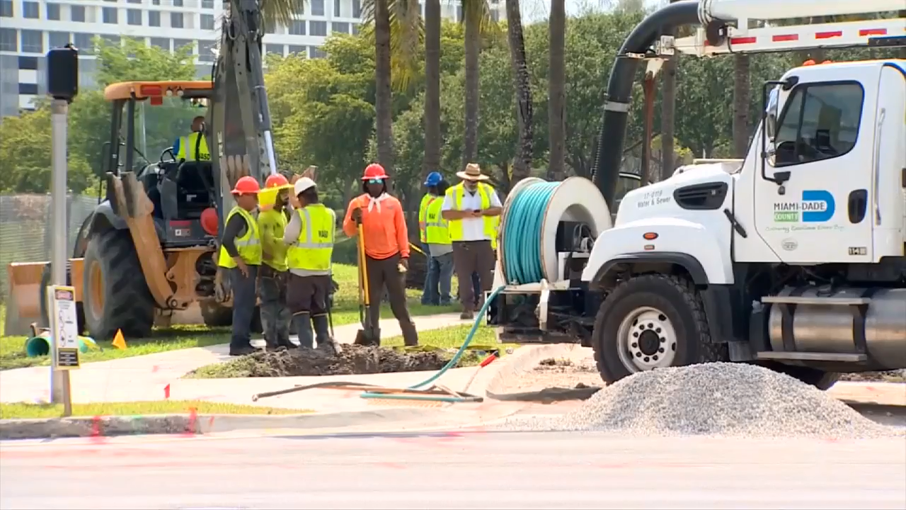 Crews working to repair sewer line break in Aventura - WSVN 7News ...