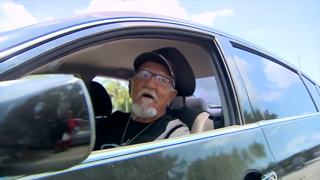 Strangers lend a hand to Vietnam veteran who had $1000 stolen at SW ...