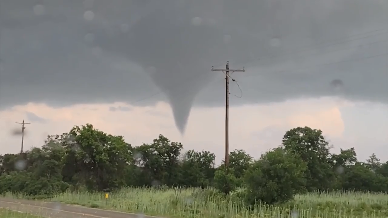 A tornado that swept through a rural town in North Dakota left at least ...
