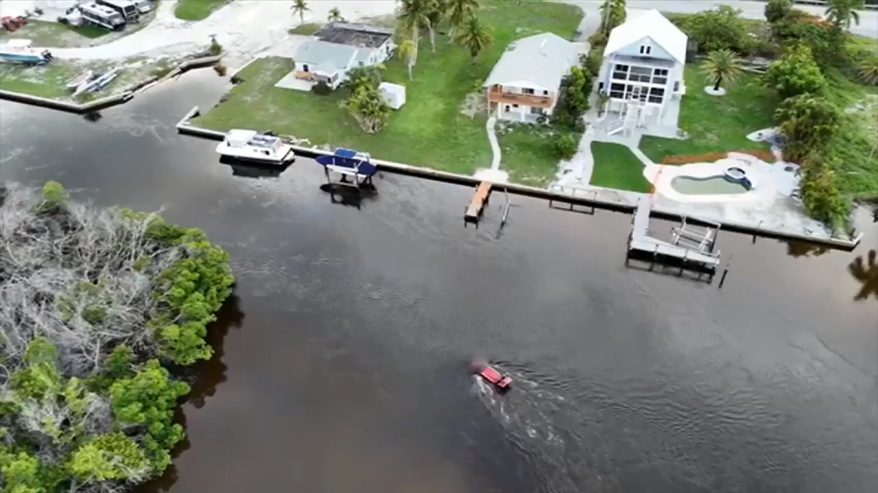 SUV floating in Gulf startles diners at Southwest Florida Restaurant ...