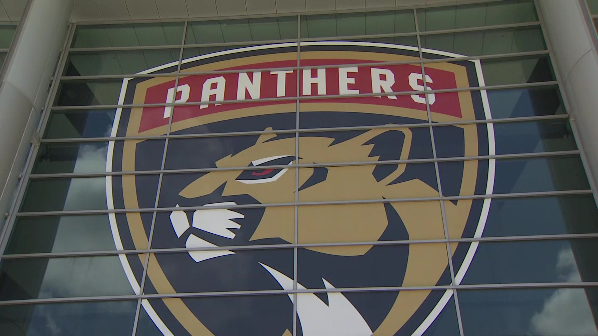 Panthers lift their championship banner, capping their Stanley Cup ...