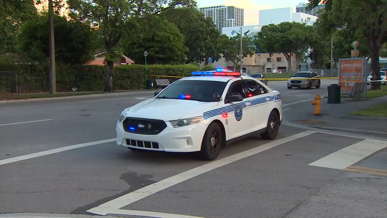 Man killed in Coconut Grove shooting, gunman on the loose, police say ...