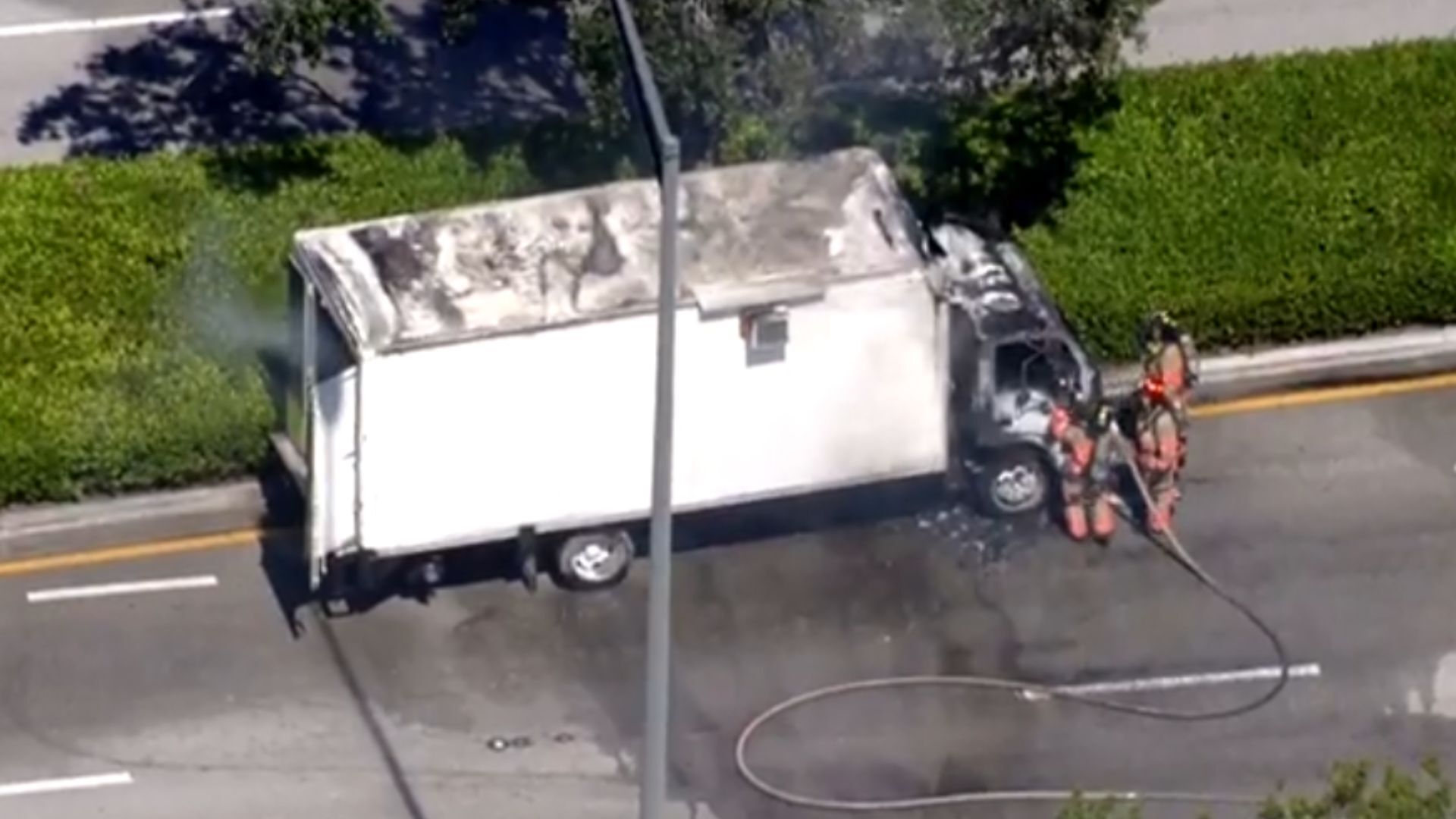 Crews put out box truck fire in Sunrise - WSVN 7News | Miami News ...