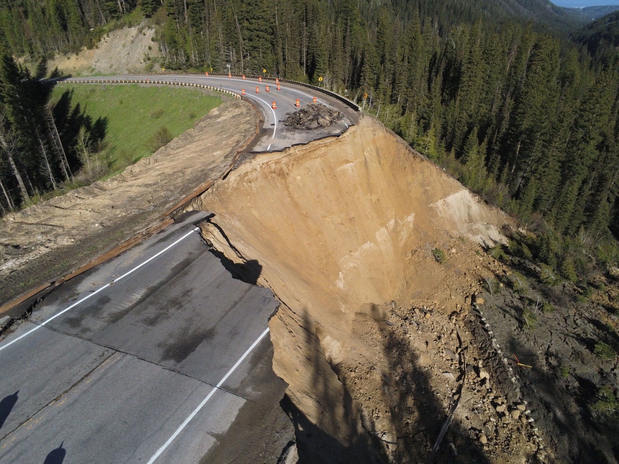 ‘Catastrophic landslide’ closes critical mountain highway between ...