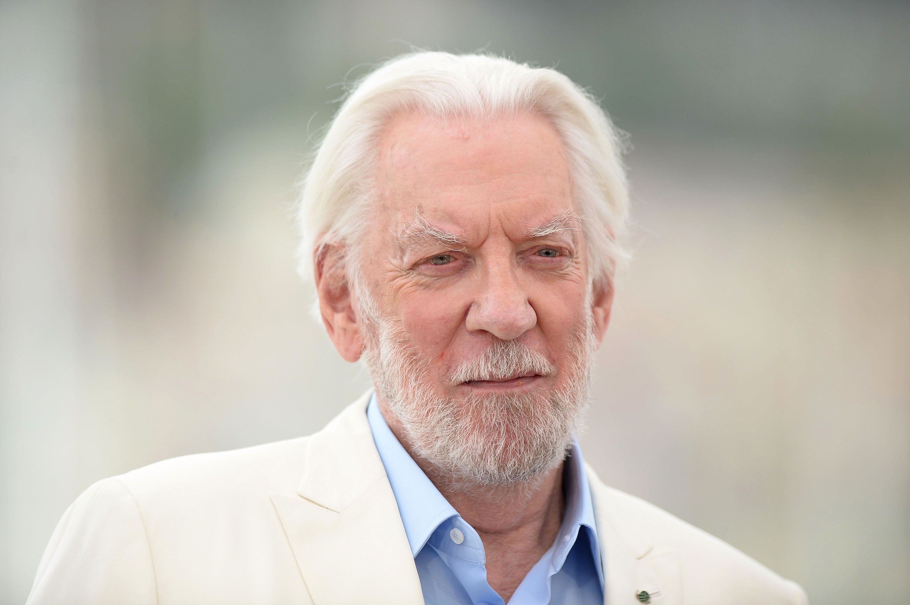Donald Sutherland, veteran actor known for roles in ‘M*A*S*H,’ ‘Klute ...