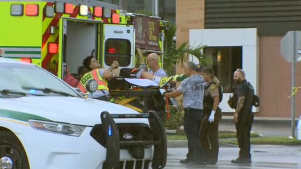 1 Killed 2 Critical 5 Detained After Shooting At Nw Miami Dade Strip