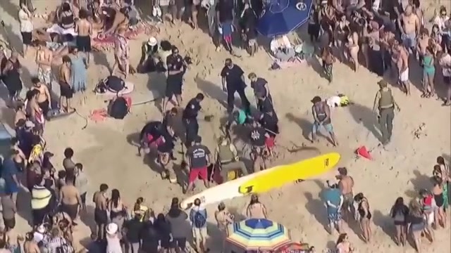 Rescue of teen on San Diego beach echoes death of girl trapped in sand ...