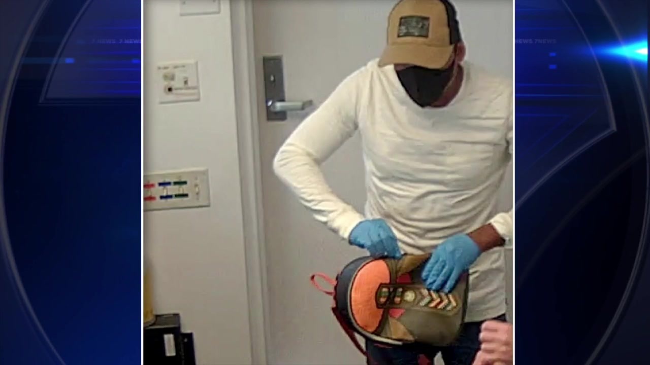 FBI search for alleged bank robber in Davie - WSVN 7News | Miami News ...