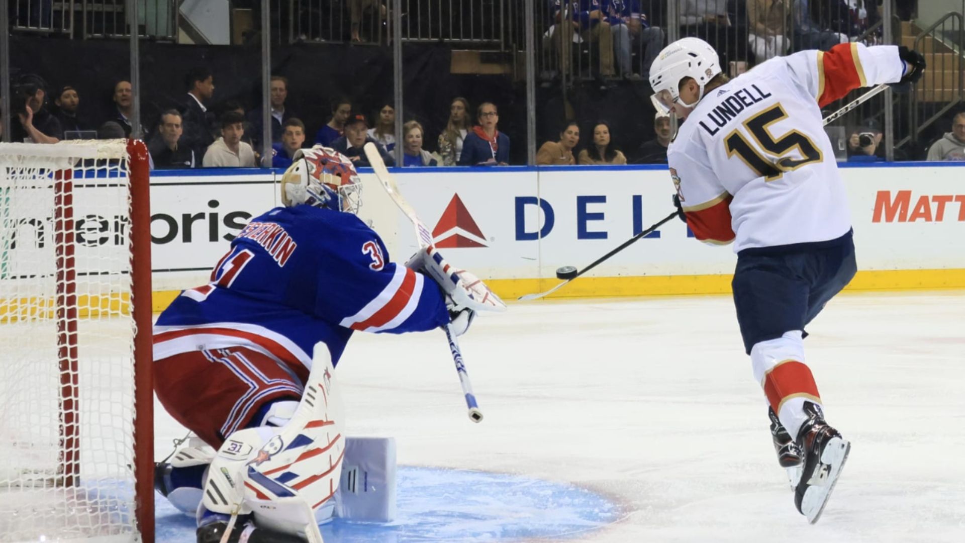 Panthers and Anton Lundell agree on a 6-year, $30 million contract ...