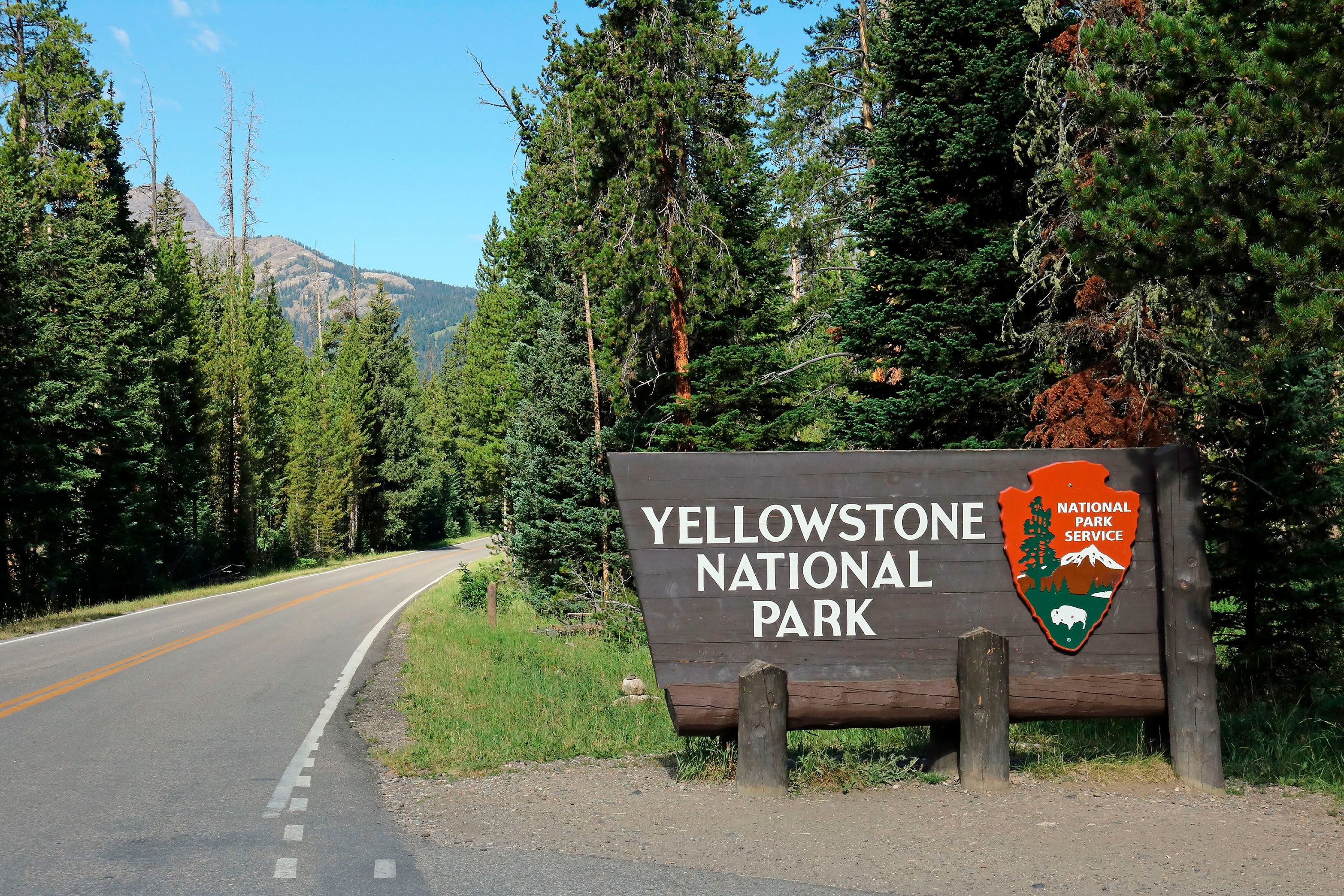 Shooting at Yellowstone National Park hotel leaves ranger injured ...