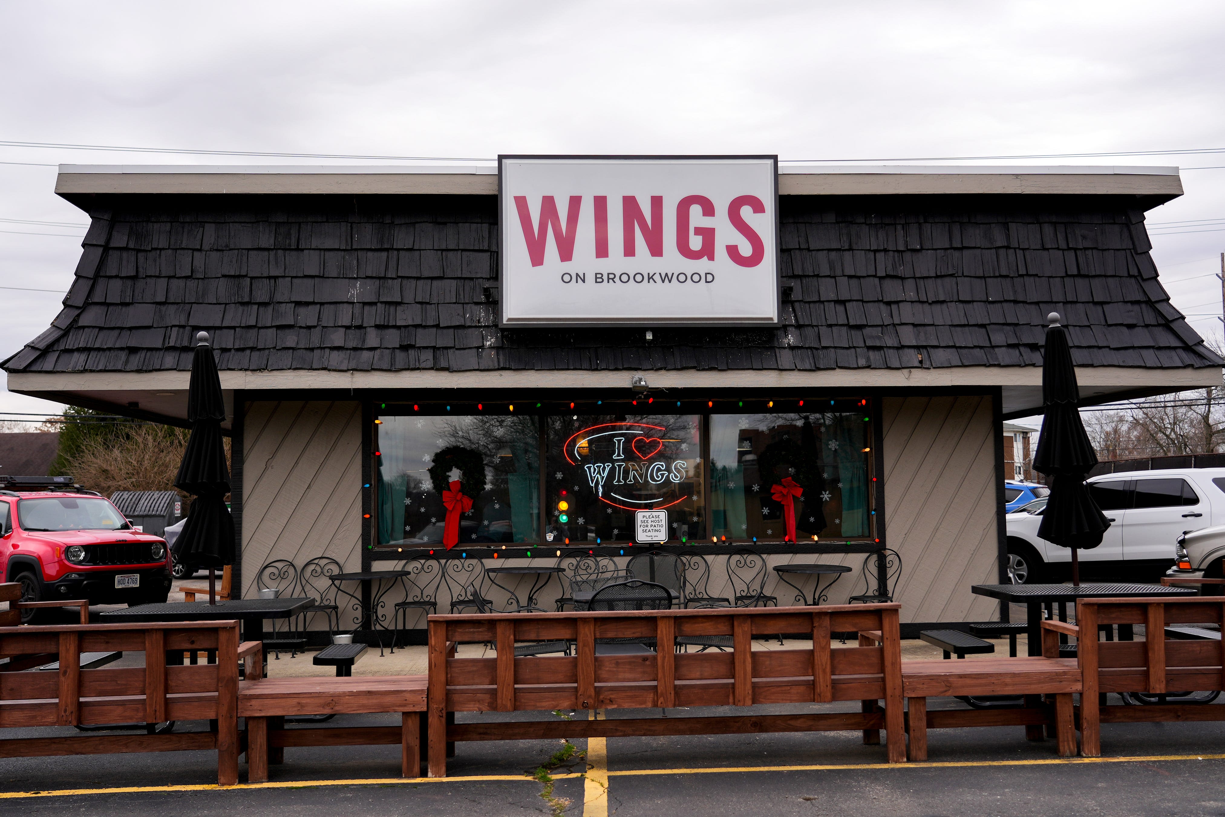 Restaurant not responsible for man’s injury after bone from ‘boneless ...