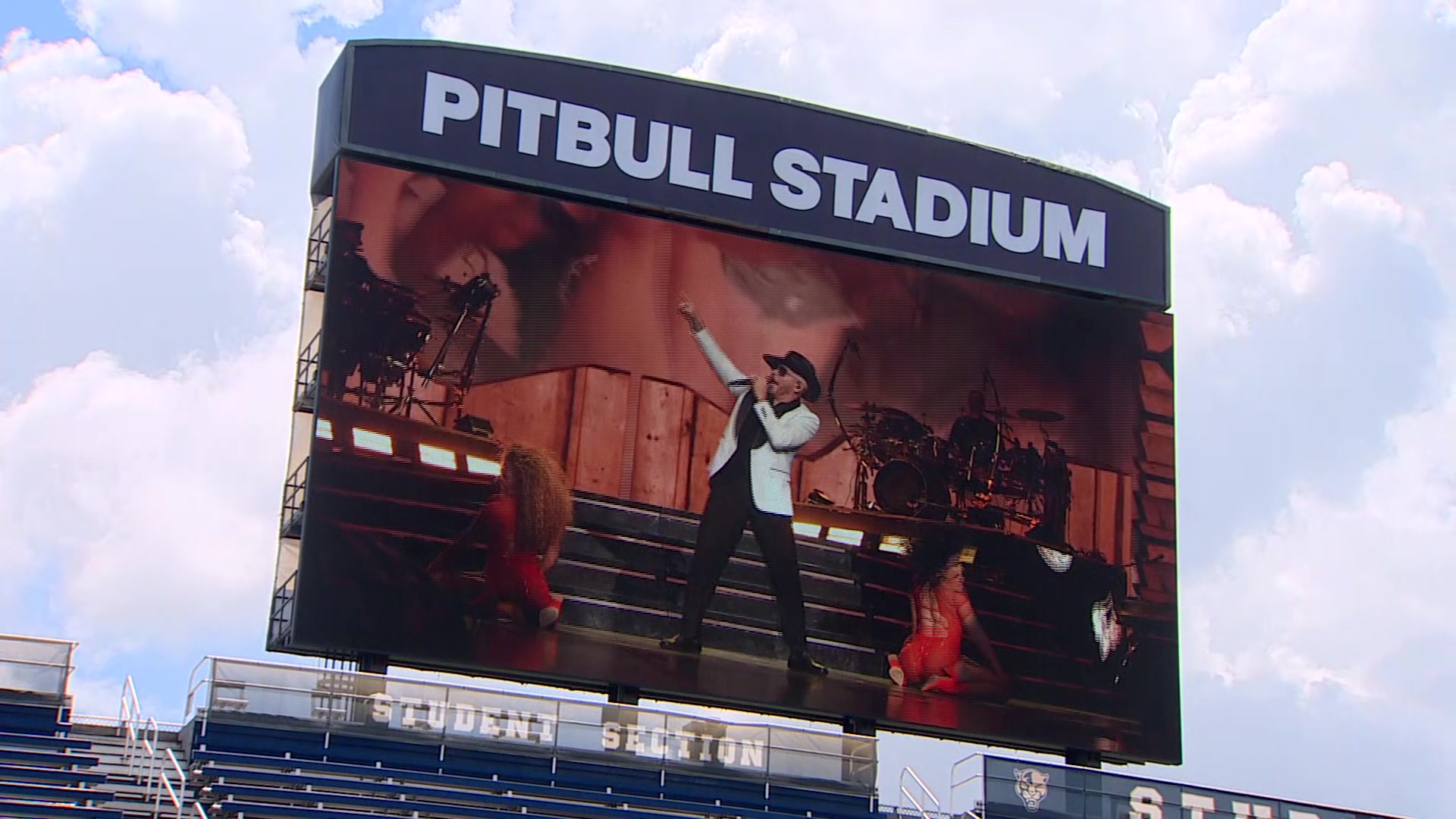 240806 Pitbull Stadium video board – WSVN 7News | Miami News, Weather ...