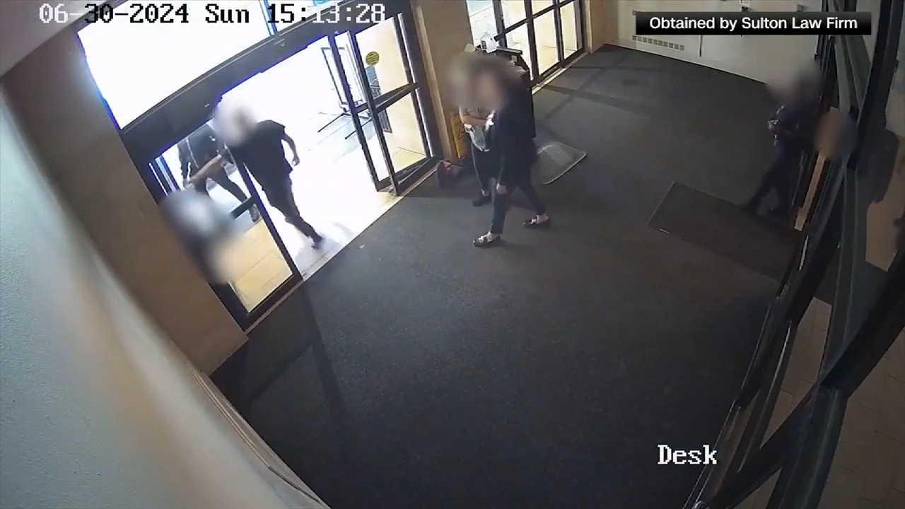 D’Vontaye Mitchell death: Four Milwaukee hotel workers are charged with ...