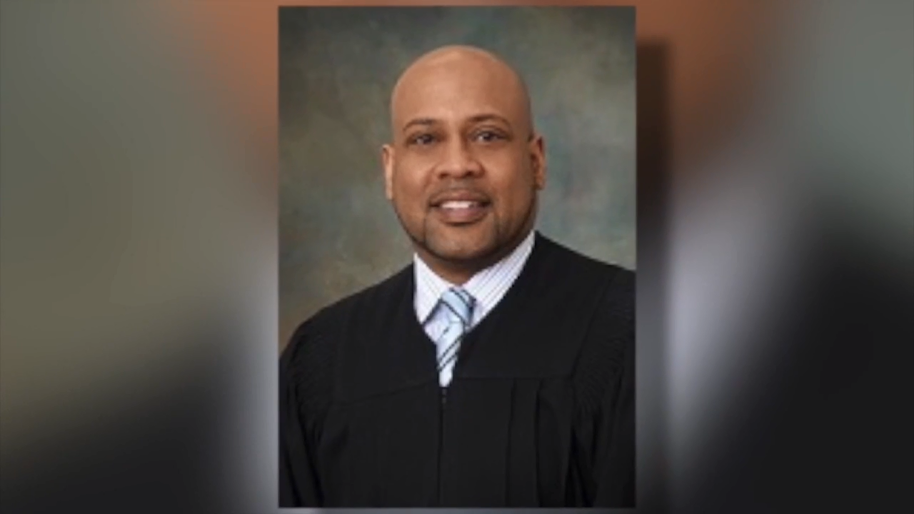 Detroit judge sidelined for making sleepy teen wear jail clothes on ...