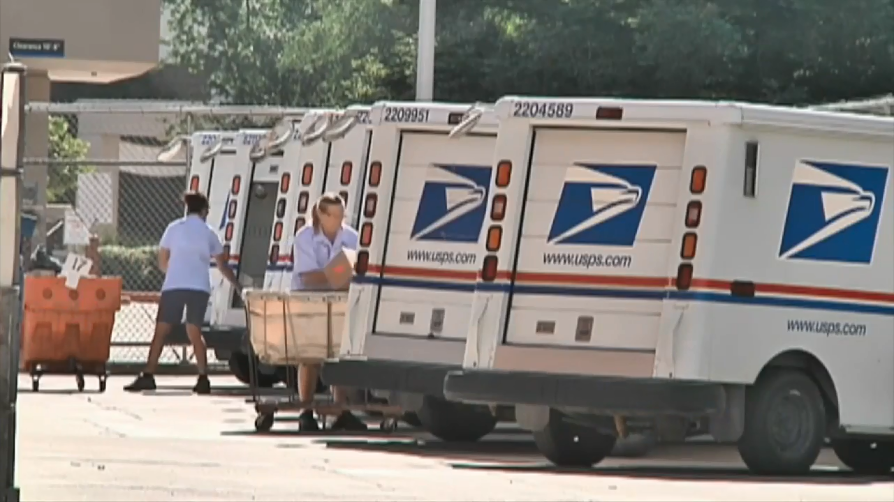 USPS agrees to work with DOGE on reform, planning to cut 10,000 workers ...