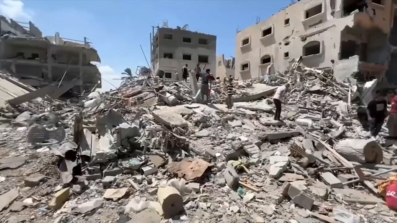 Top officials from US and Qatar join talks aimed at brokering peace in ...