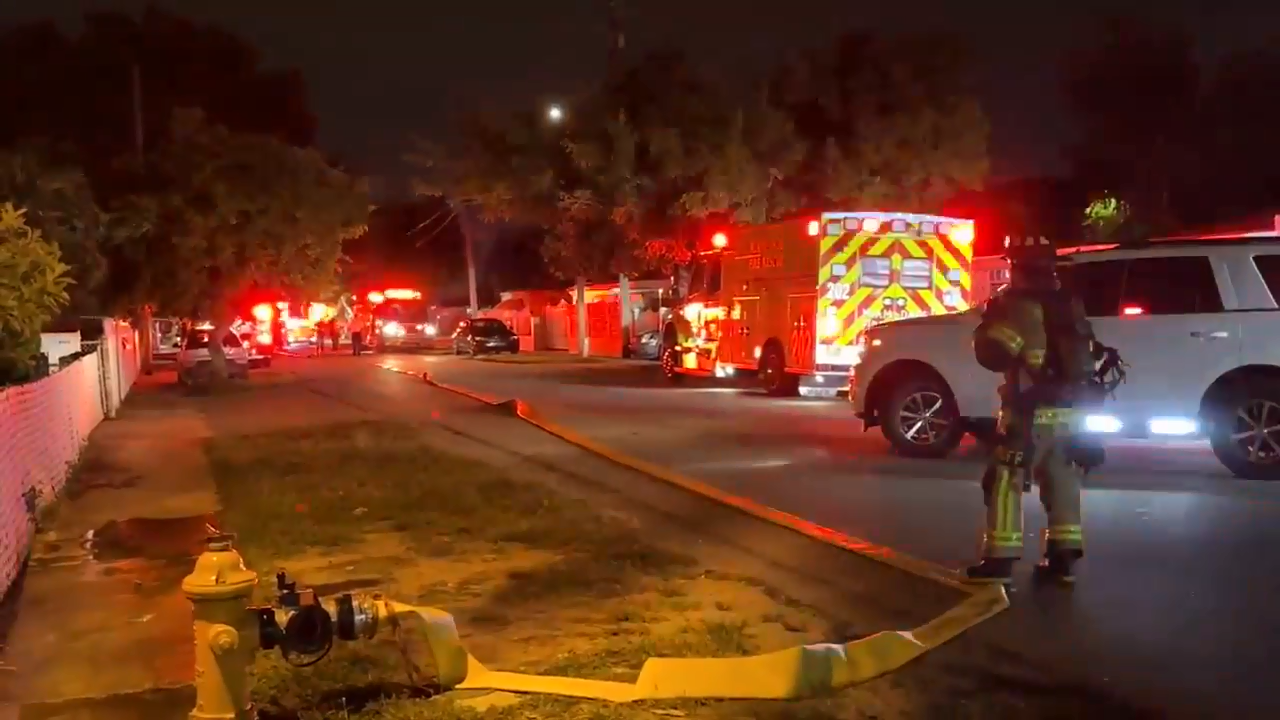 Crews extinguish fire at NW Miami-Dade home; no injuries - WSVN 7News ...