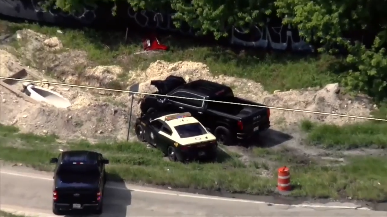 Police pursuit ends in rollover crash on SR 826 in Miami Gardens; man arrested, charged - WSVN ...