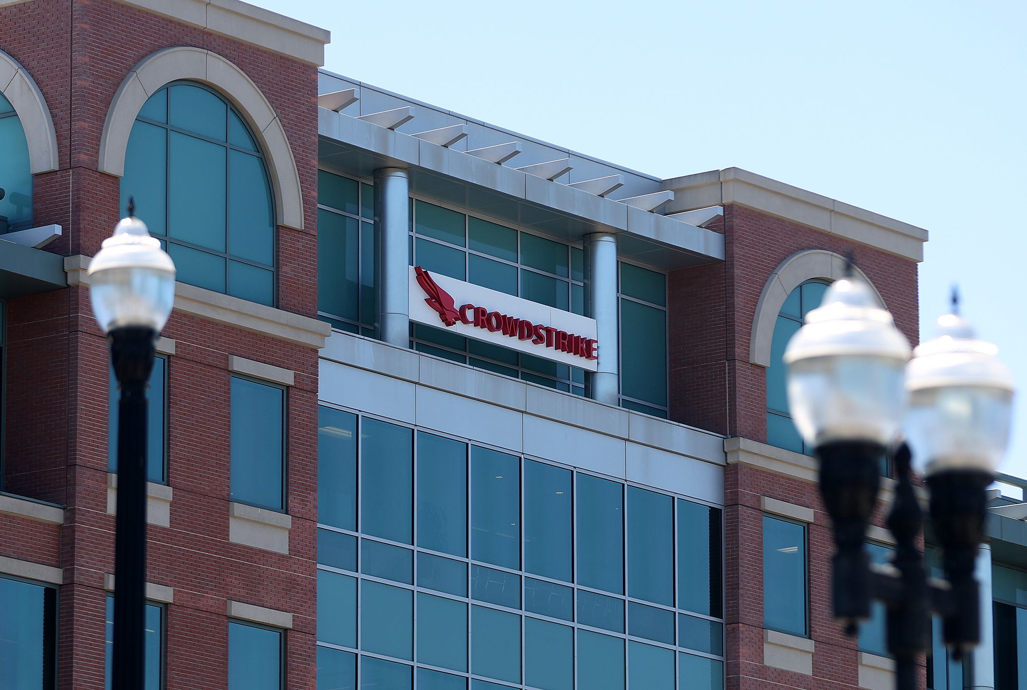 CrowdStrike fires back at Delta, claiming the airline ignored offers of ...