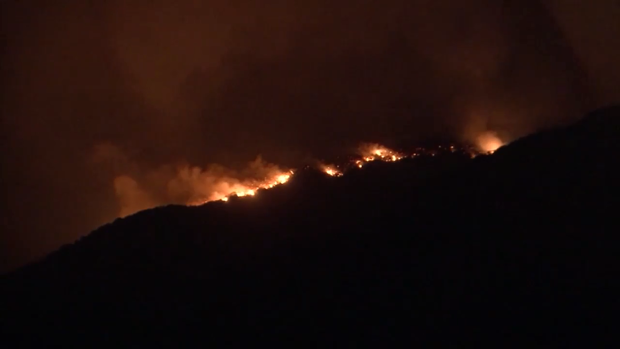 Thousands evacuate as wildfires rage outside Los Angeles and Reno ...