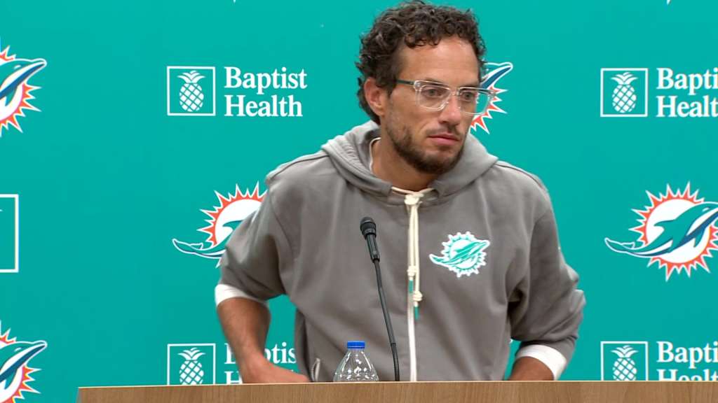 No moral victories in losing, says coach McDaniel after Dolphins drop ...