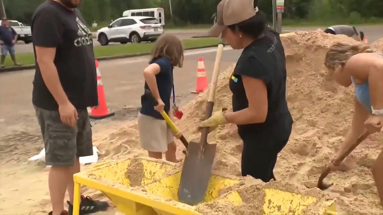 Hurricane Francine threatens Louisiana’s coast with strong winds and ...