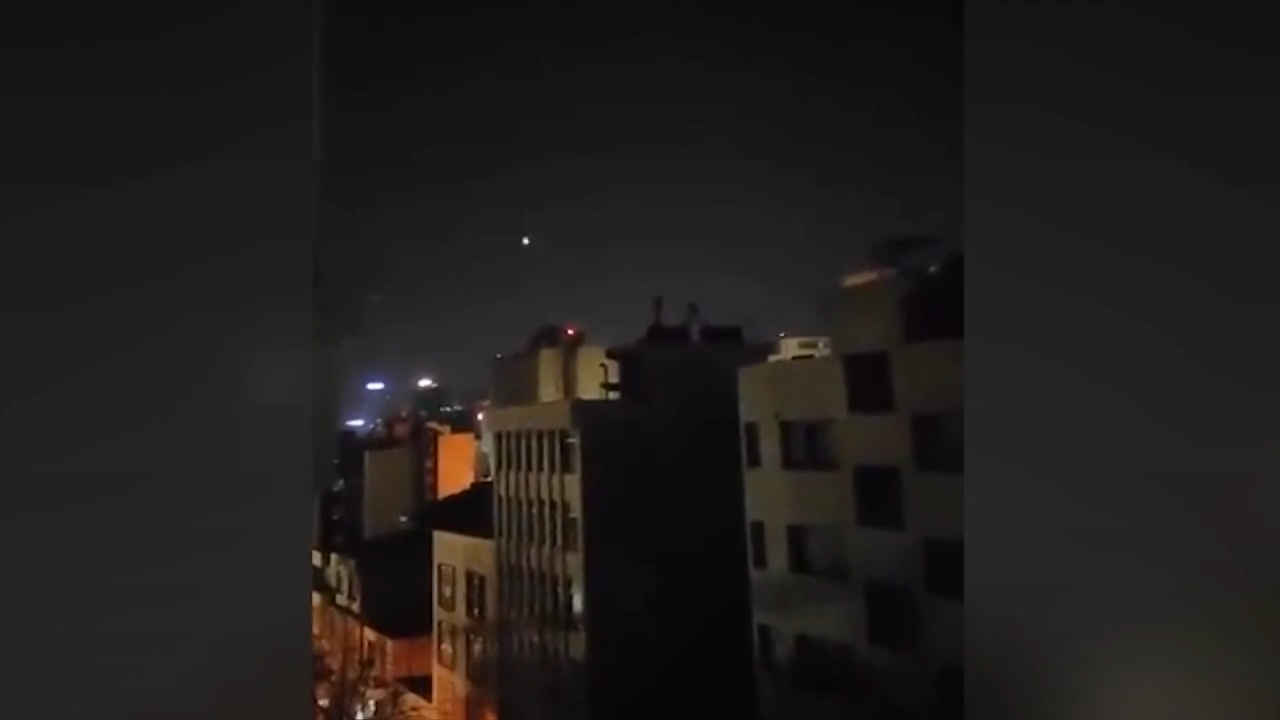 A rocket from Yemen strikes Tel Aviv, injuring 16, and Palestinians ...