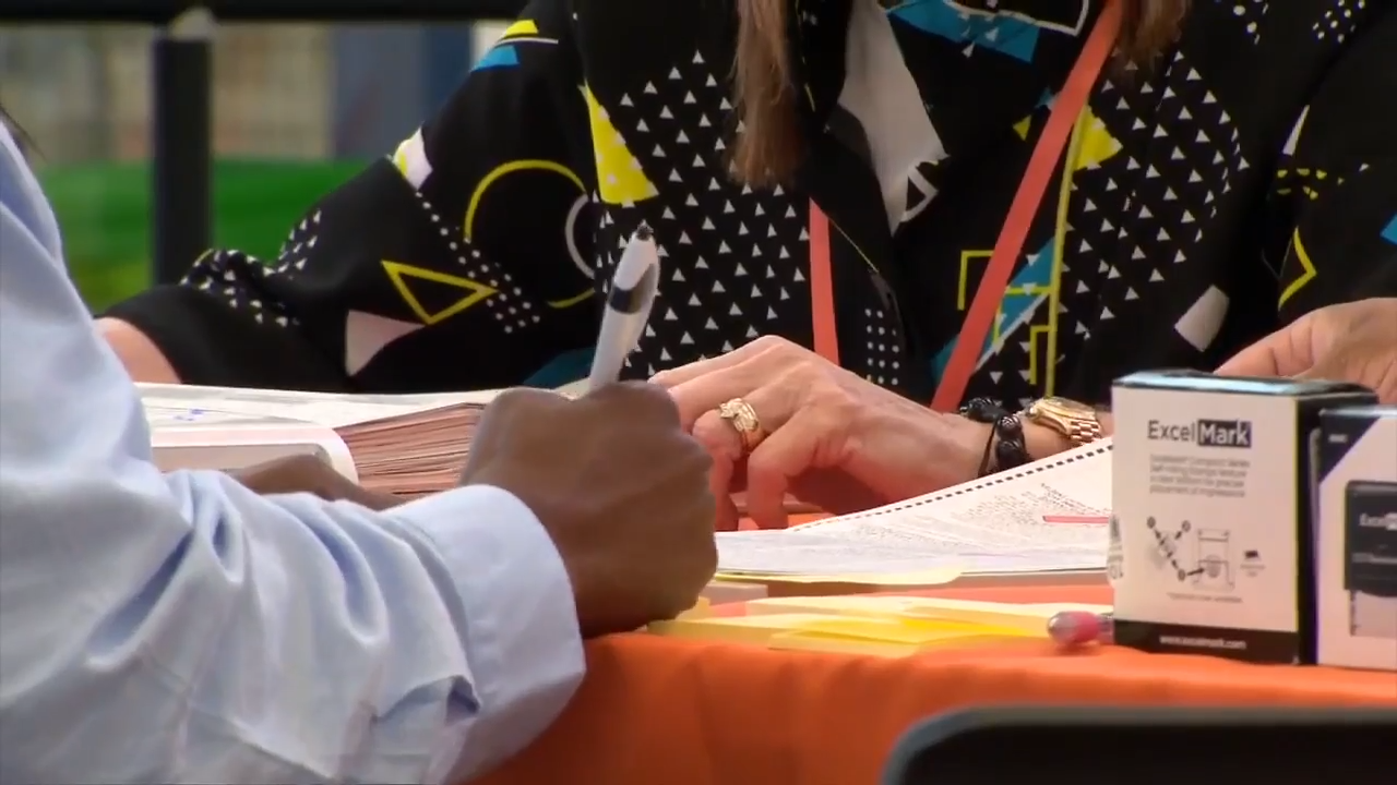 1 week before Election Day, South Floridians are voting early - WSVN ...