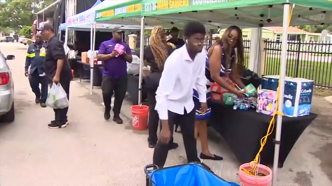 City of Miami Gardens distributes truckload of disaster relief items to ...