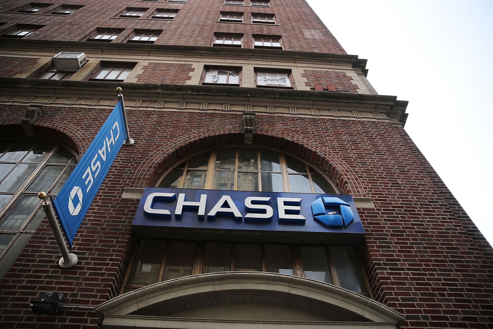 JPMorgan Chase customers who committed a viral check fraud scheme may ...