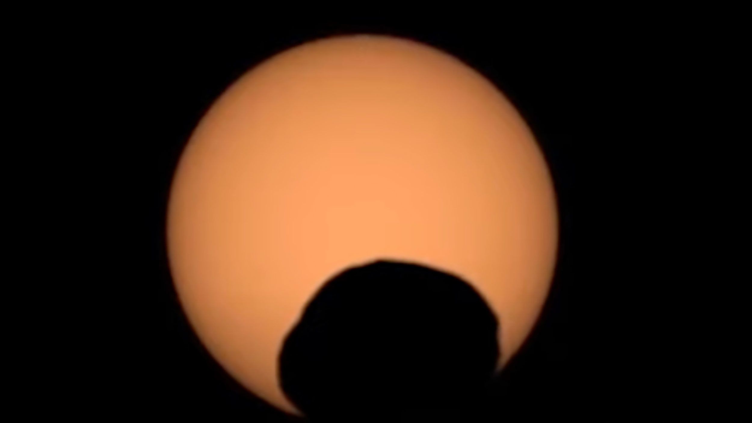 Rover captures peculiar ‘googly eye’ in the Martian sky - WSVN 7News ...