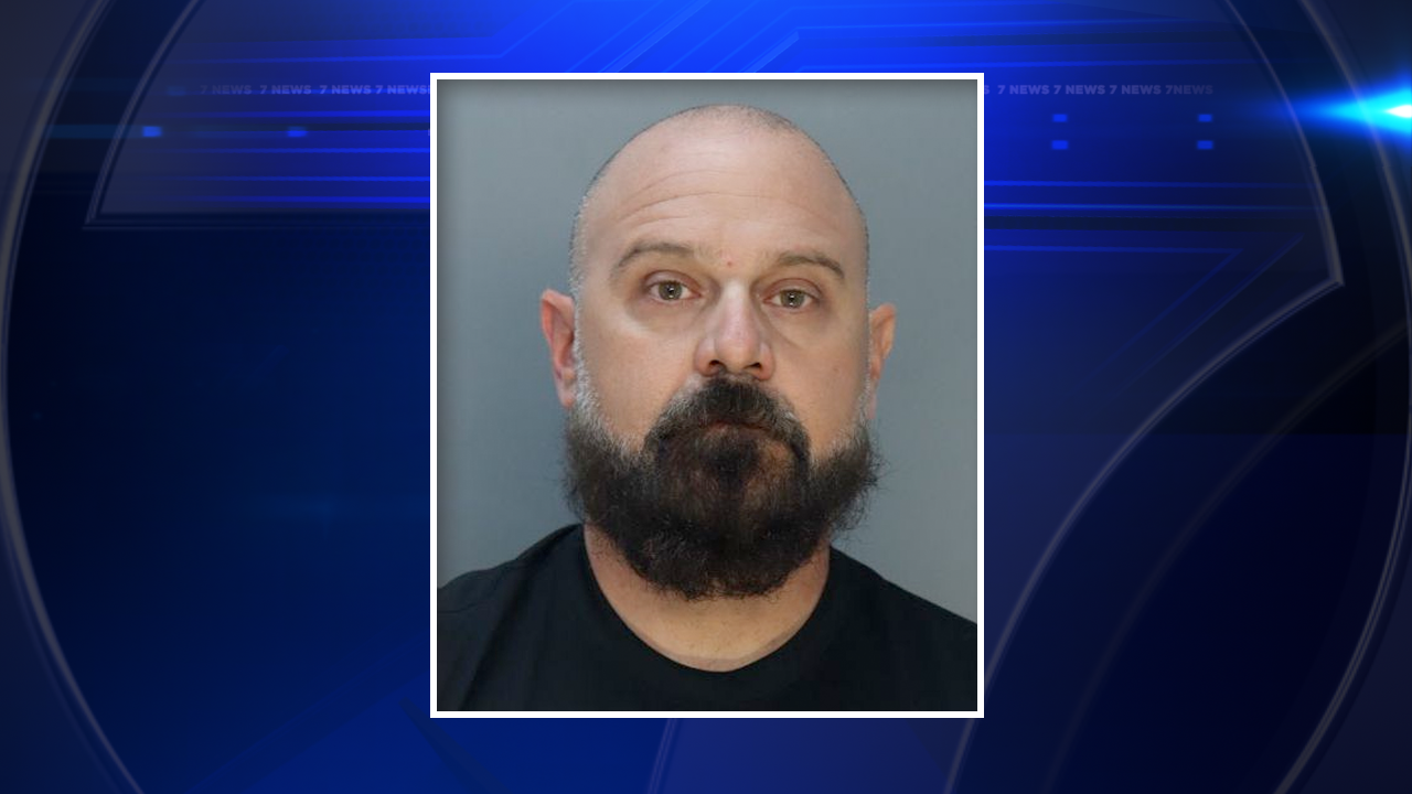 Palm Beach firefighter arrested in Miami for battery, robbing sister ...