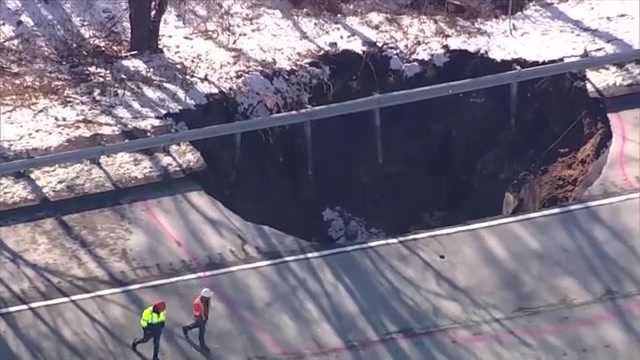 Sinkhole in New Jersey keeps I-80 closed after a section collapses into ...