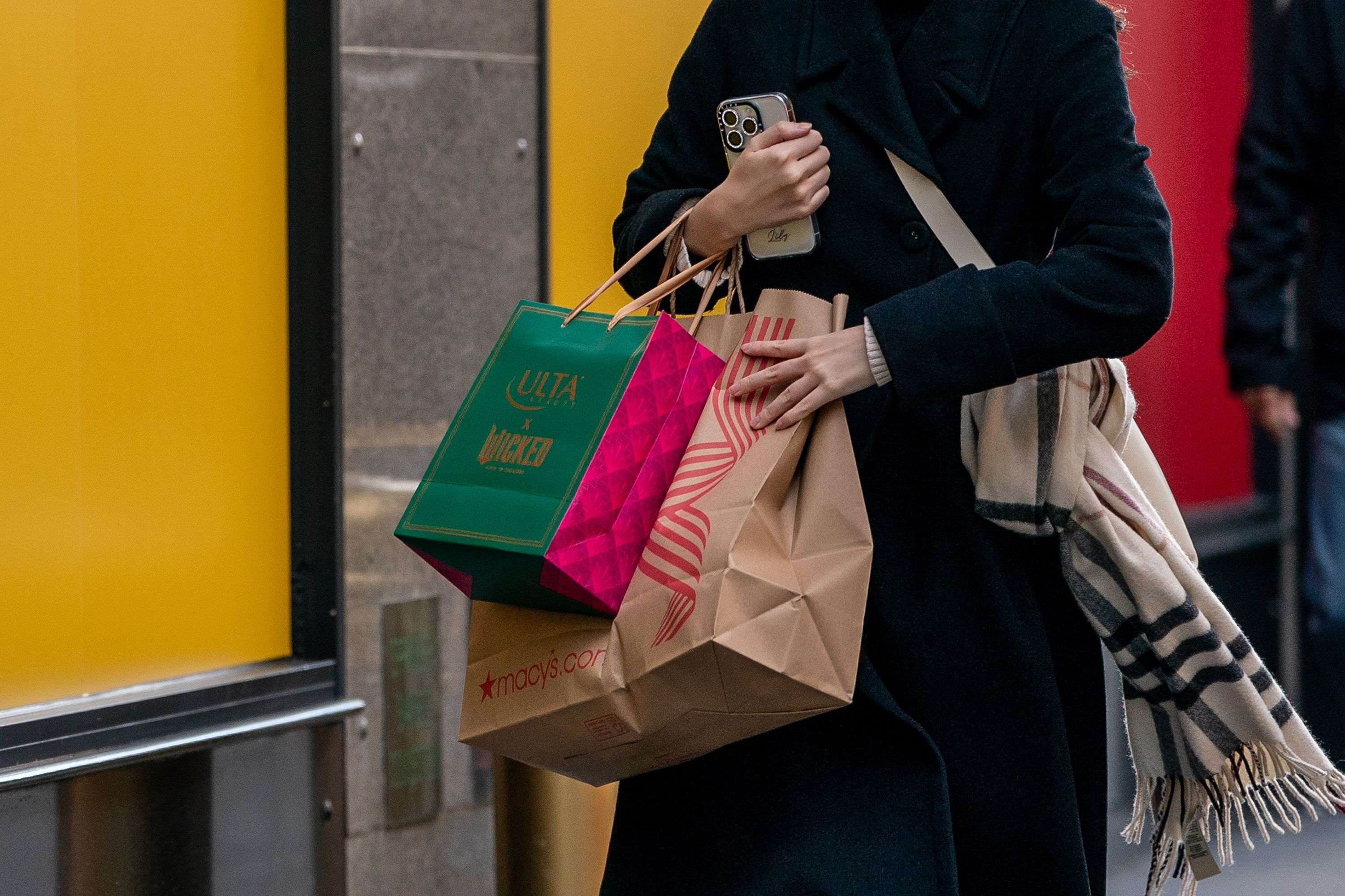 Shoppers continue indulging in Black Friday sales, but mostly online ...