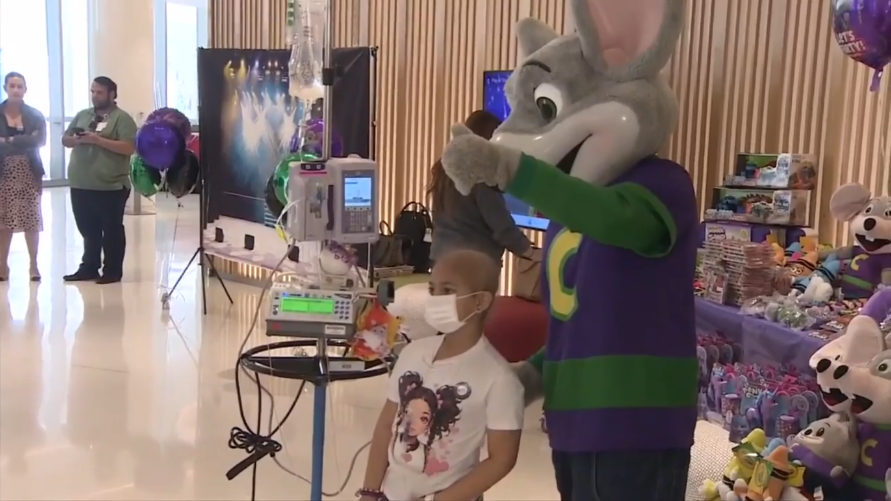 Chuck E. Cheese, Leach family partners with Nicklaus Hospital to donate ...