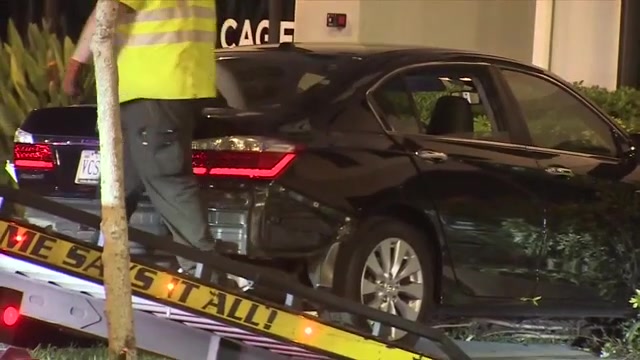 Driver hurt after crashing into NSU building on main campus - WSVN ...