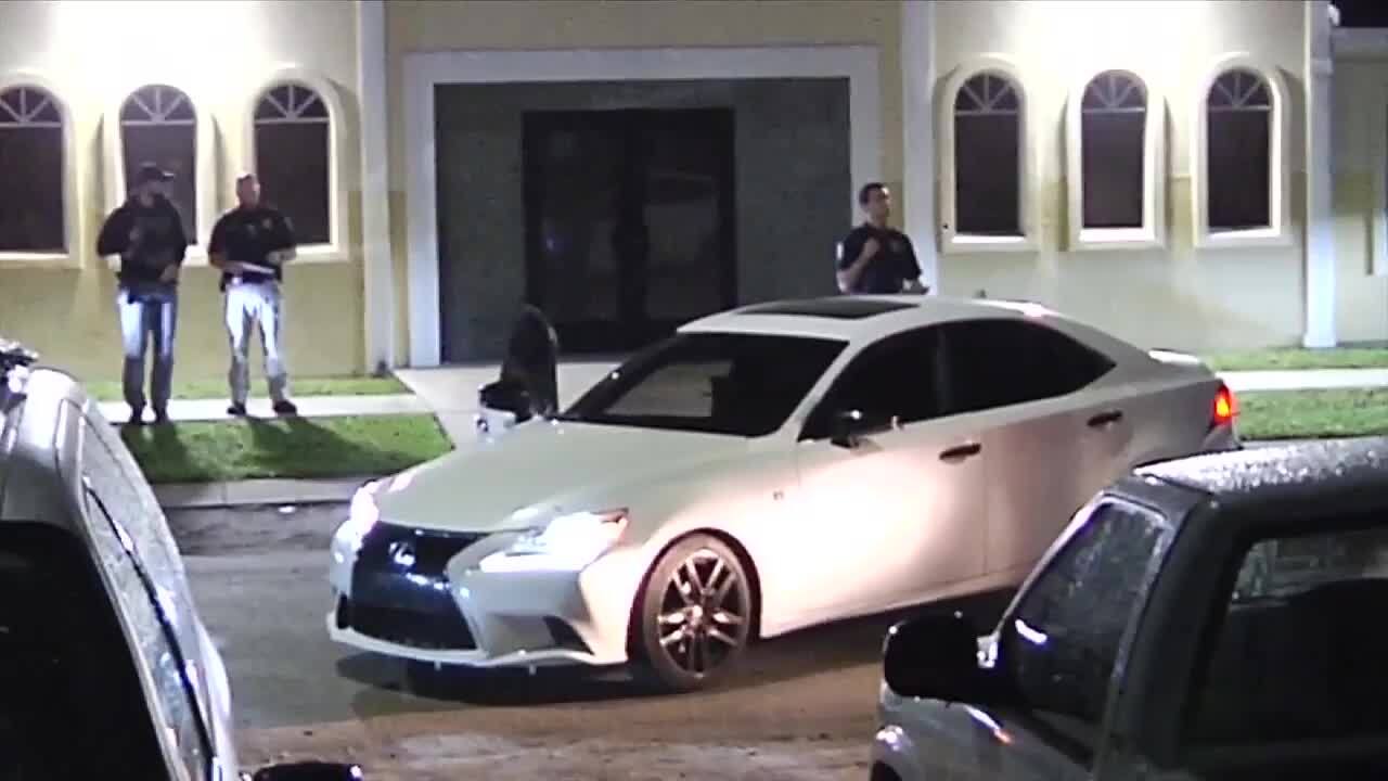 Man dies after being found shot in car in Hollywood neighborhood - WSVN ...