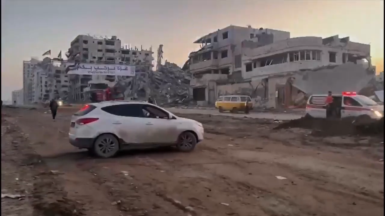 Palestinians return to northern Gaza in joyous mood despite homes in ...