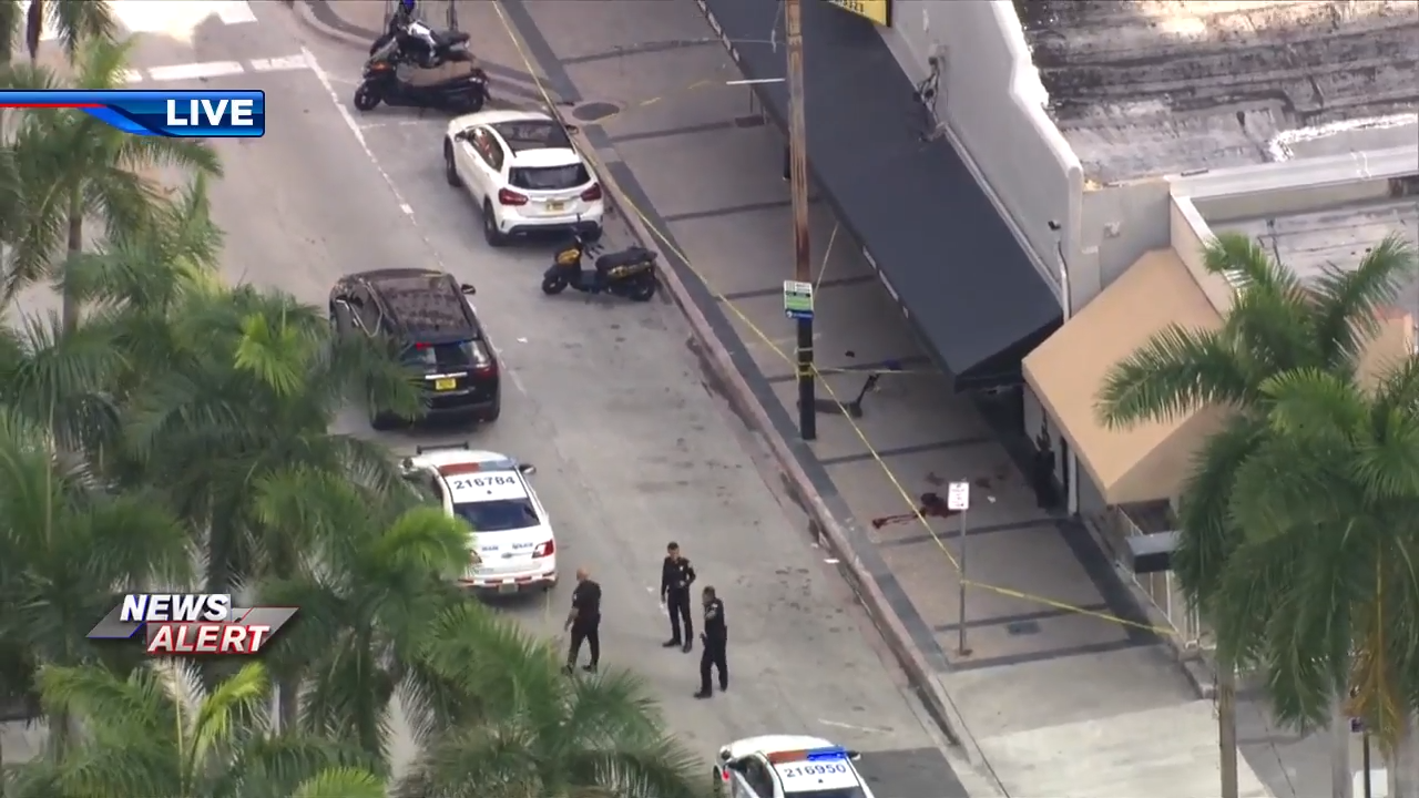 Man stabbed in downtown Miami has died, police say; subject on the ...