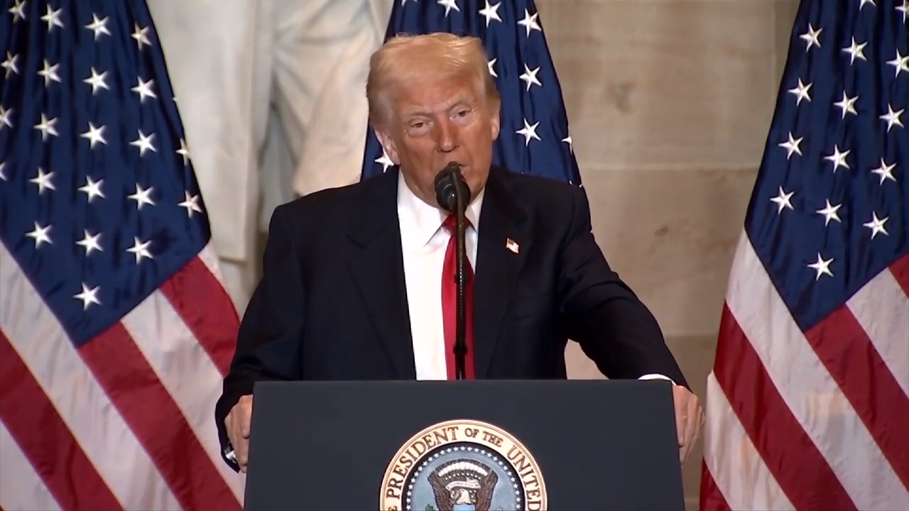 Trump says 25% tariffs on Mexican and Canadian imports will start ...