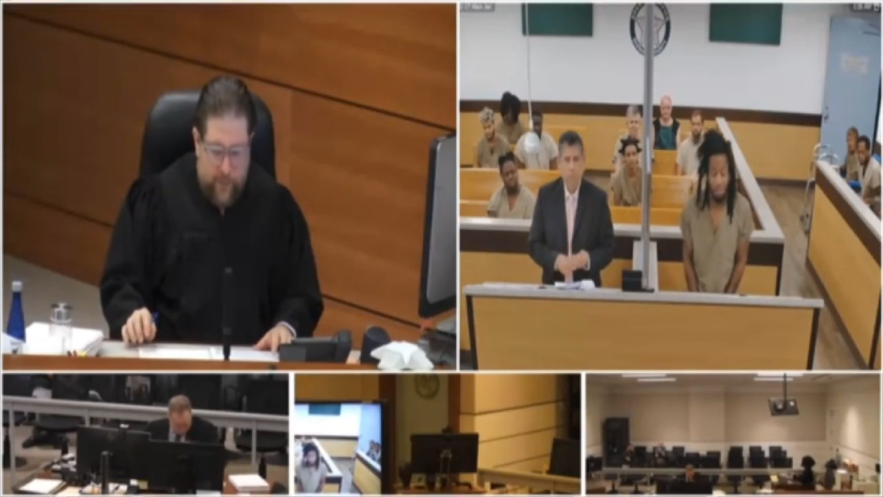 Man accused of attacking 2 people in Pembroke Pines neighborhood with ...