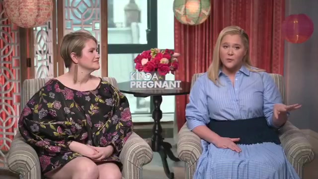 Amy Schumer, ‘Kinda Pregnant’ co-stars reveal how they gave birth to ...